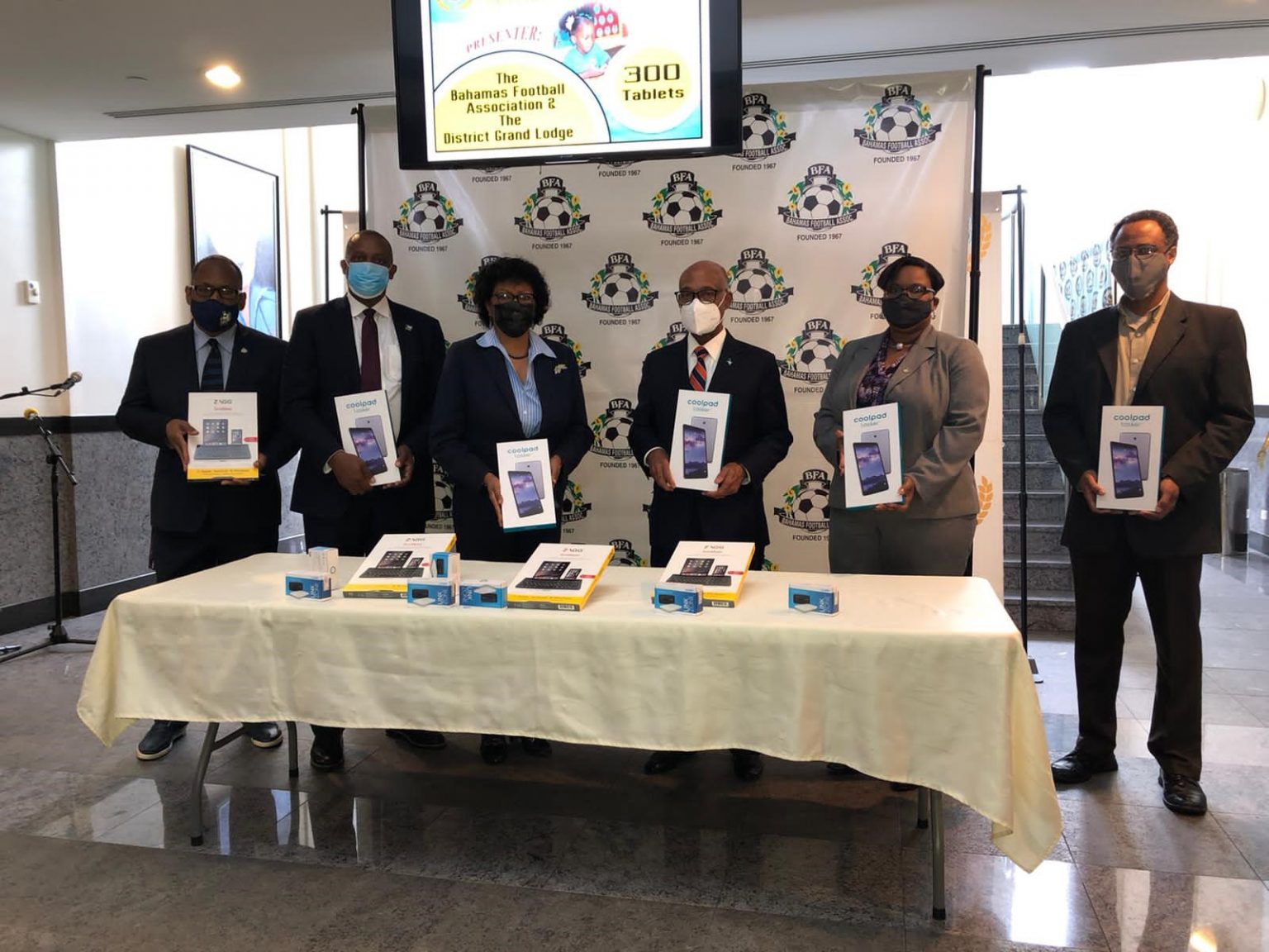 Ministry Of Education Recieves 100 Tablets From Bahamas FA – Bahamas FA